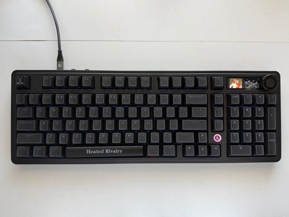 Heated Rivalry-inspired Hockey keyboard – Susan’s Custom Keebs